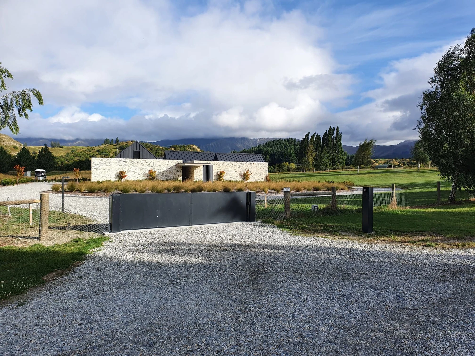 Gates | Otago Engineering | Products | Steel driveway gates, automatic ...