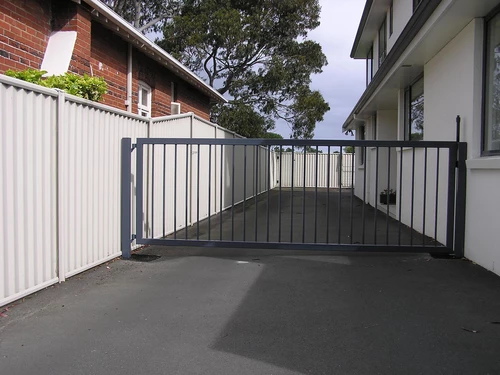 Gates | Otago Engineering | Products | Steel driveway gates, automatic ...
