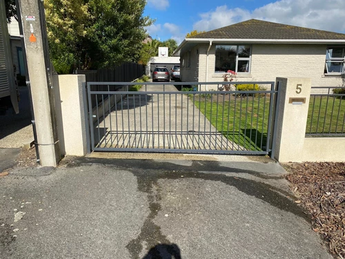 Gates | Otago Engineering | Products | Steel driveway gates, automatic ...