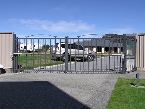Gates | Otago Engineering | Products | Steel driveway gates, automatic ...