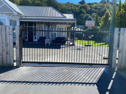 Gates | Otago Engineering | Products | Steel driveway gates, automatic ...