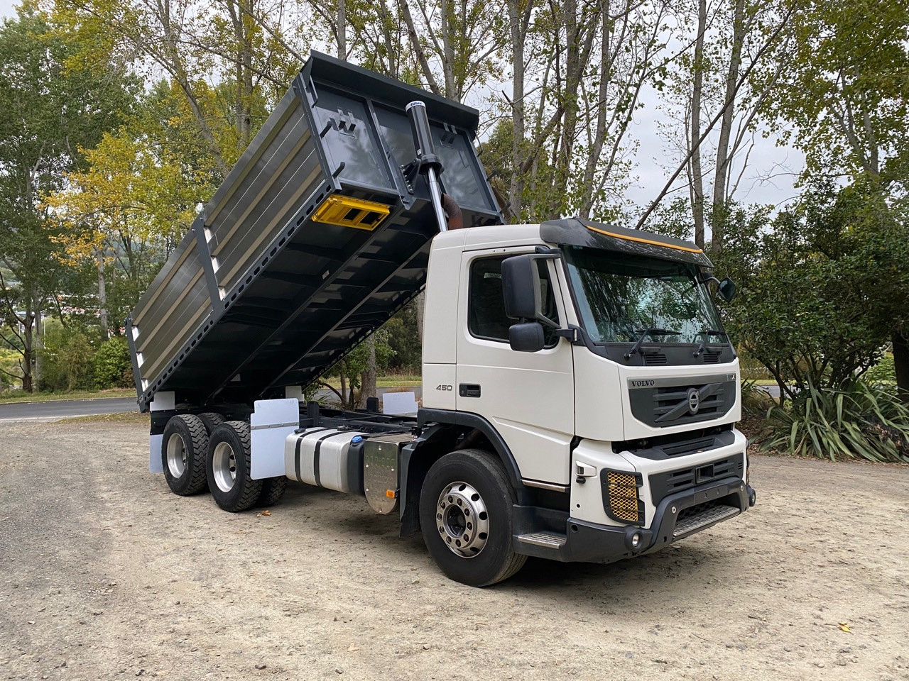 6x4 Volvo Dropside Tipper