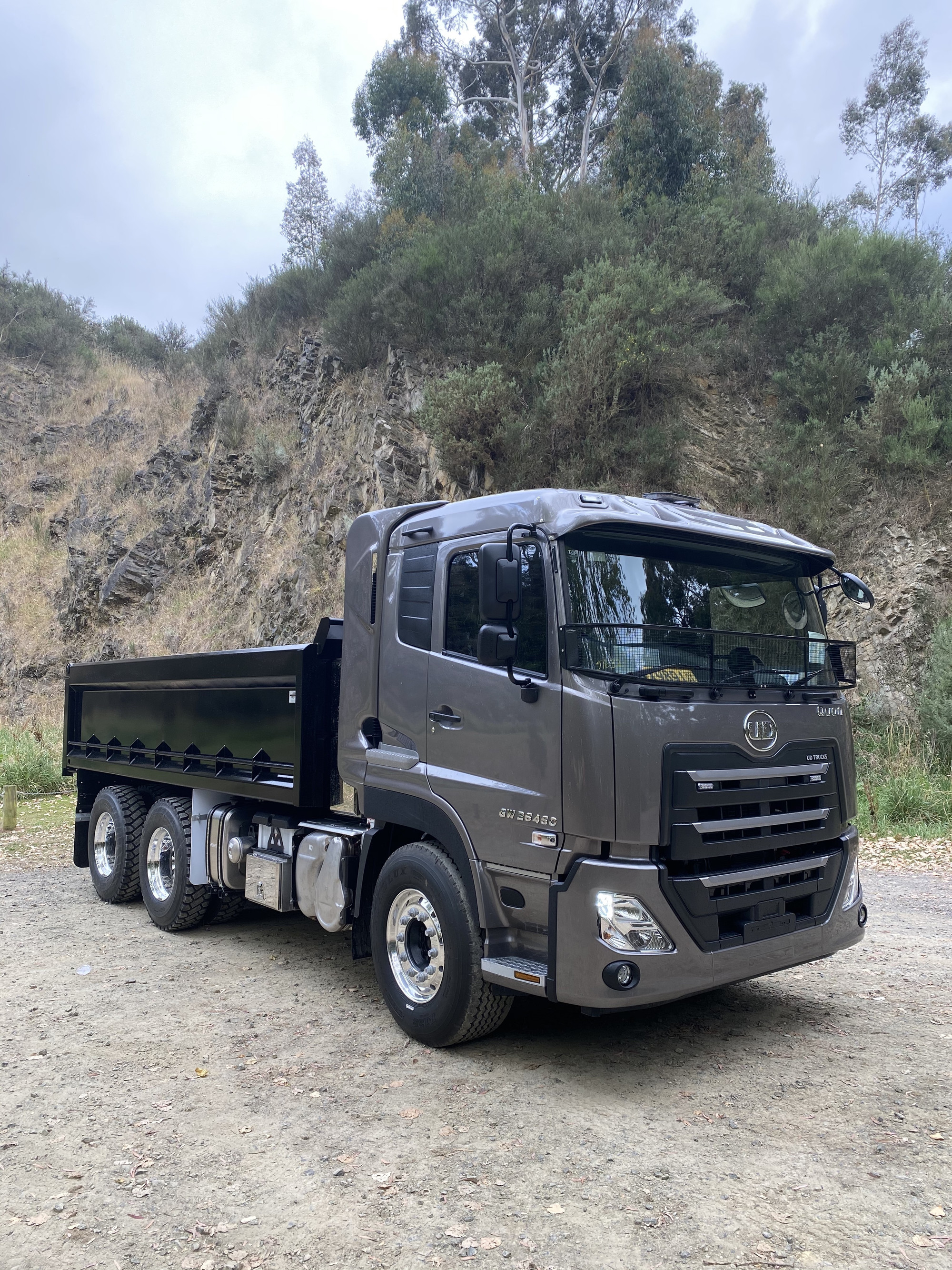 Nissan 460 Hardox Tipper (5)