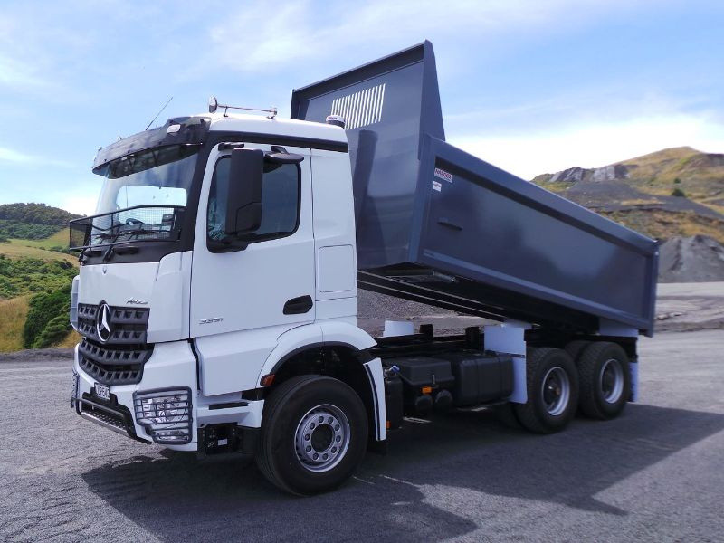 Merc Arocs 3351 Tipper