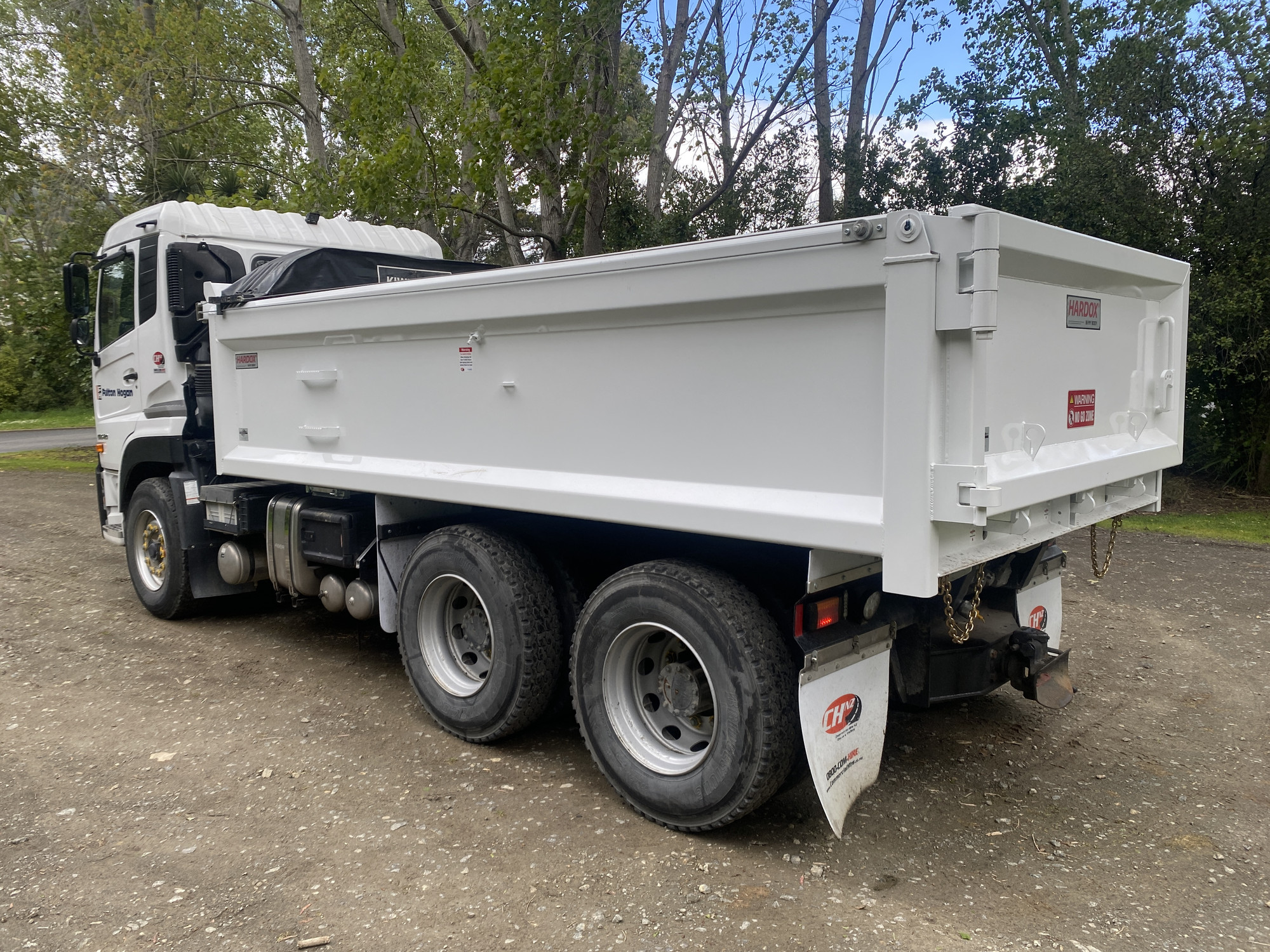 Nissan 420 Hardox Tipper (4)