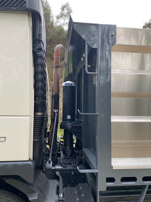 6x4 Volvo Dropside Tipper