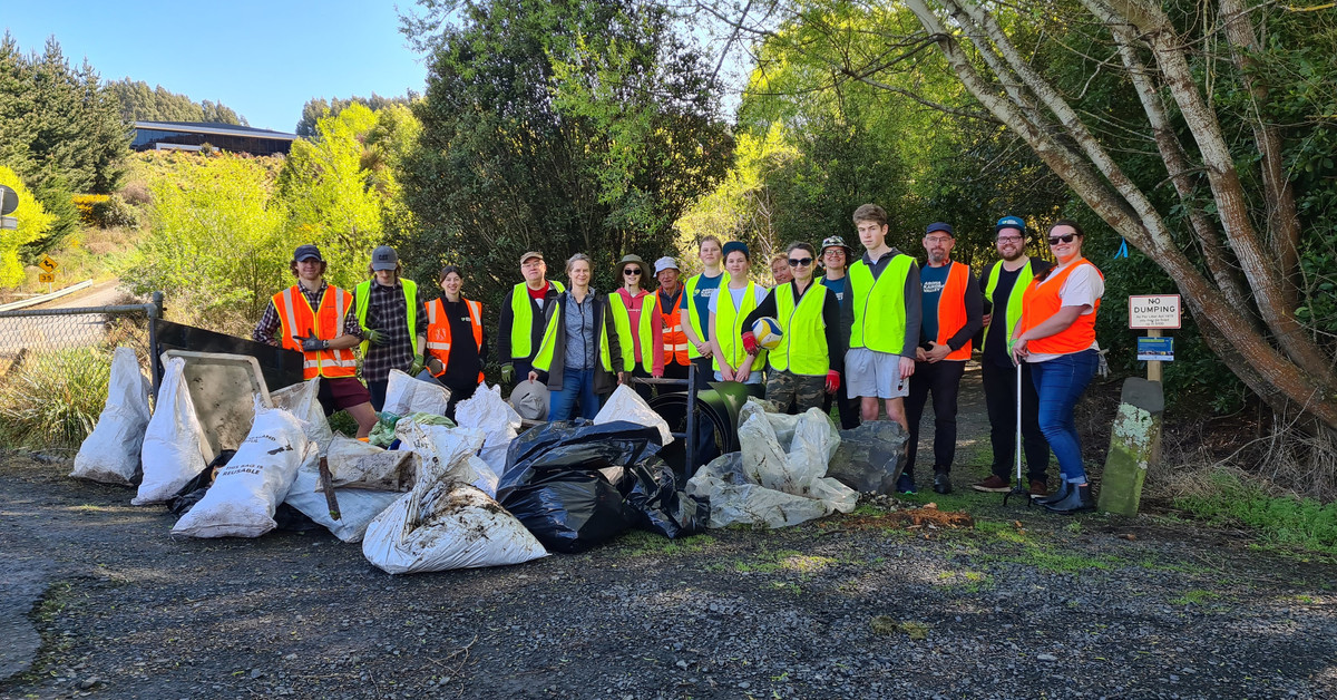 Keep Dunedin Beautiful Cleanup week - AKV rubbish cleanup
