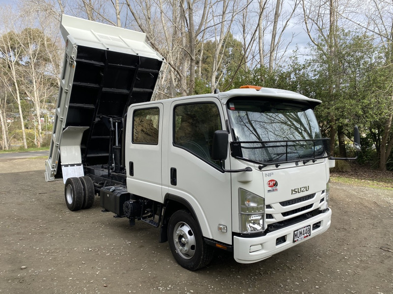 4x2 Double Cab Tippers