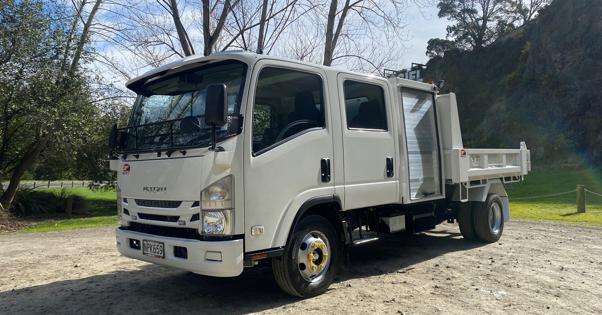 4x2 Double Cab Toolbox Tippers