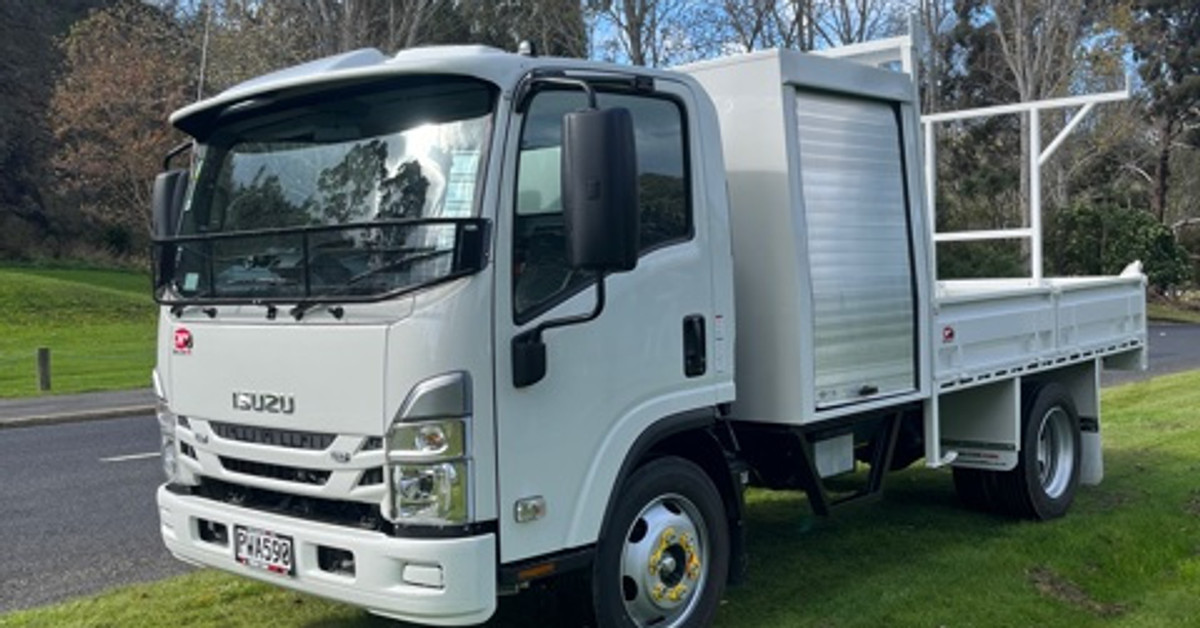 4x2 Toolbox Tipper Class 2